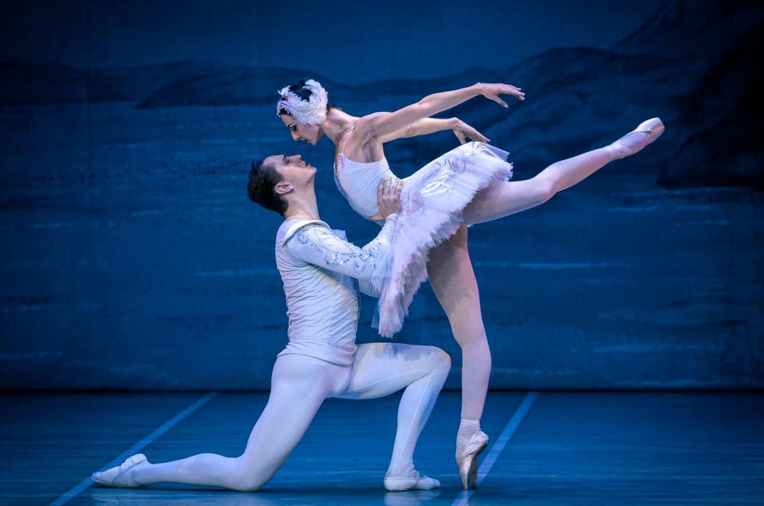 LE LAC DES CYGNES par l’International Festival Ballet – La gazette du ...